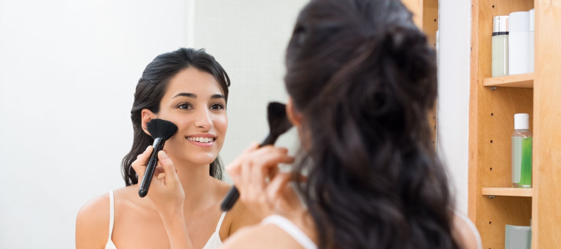 Maquillage et acné : comment maquiller une peau acnéique
