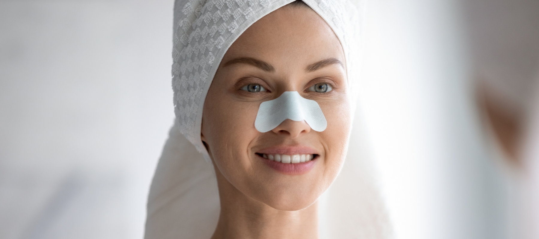Comment enlever les points noirs & s'en débarrasser (visage & nez)